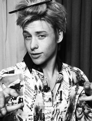 영국 영화배우 - 밋치 휴어(Mitchell Scott Hewer) : 네이버 블로그