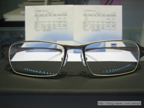 스위스 명품 아이웨어 gotti(고띠안경) 신상품 IWAN + CARL ZEISS Gradal plus 1.60 누진다초점렌즈 ...