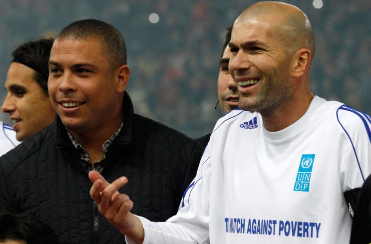 101214 자선경기 올림피아코스 vs 호나우두, 지단과 친구들 : 네이버 블로그