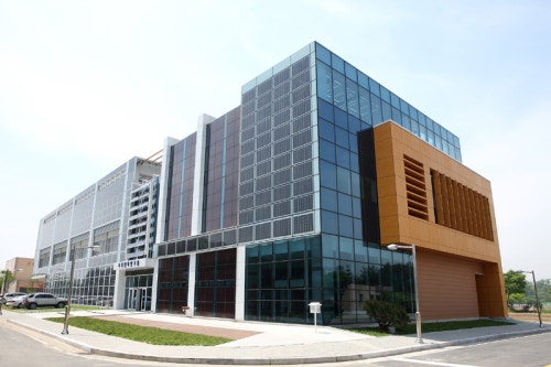 LG하우시스 건물일체형 태양광 발전 장치(BIPV)를 소개드립니다.…BIPV 건자재 기업 ‘효자’ 되다 : 네이버 블로그