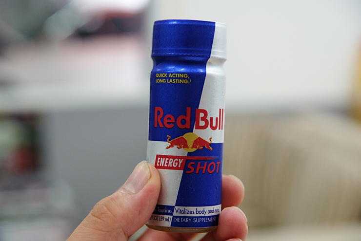 Red Bull Energy Shot // 존이 가져다준 레드불 에너지샷 ~!!!! 레드불은 음료회사닷~!!! ㅋㅋ : 네이버 블로그