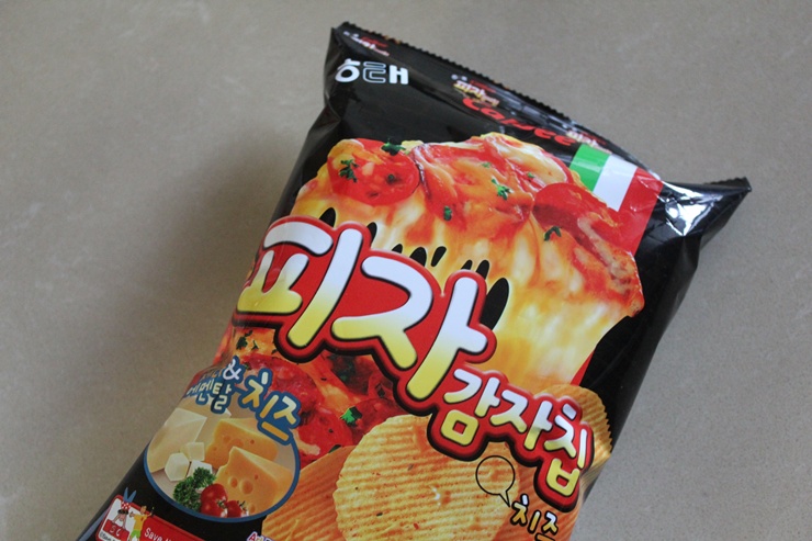 [ 해태제과 ] 에멘탈치즈와 체다치즈가 들어있는 피자 감자칩 : 네이버 블로그