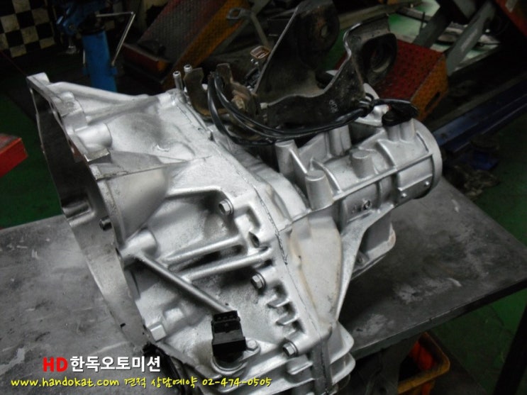 Santamo 싼타모 오토미션 수리 작업차량 입니다 산타모 오토미션고장현상은 고속도로를 달리는데 80킬로 이상안나가며 알피엠이