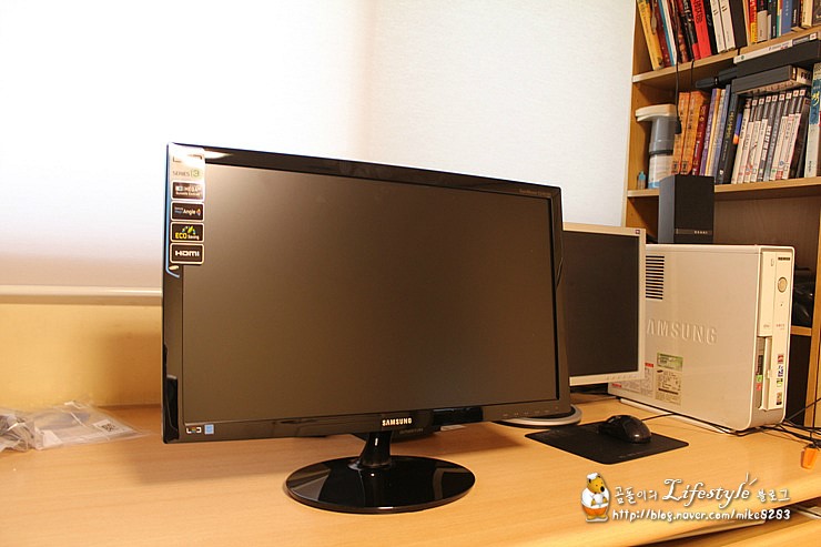 선명함의 극치를 볼수 있는 새로 나온 삼성 싱크마스터의 24인치 LED Full HD급 S24B300 모니터[모니터추천 ...