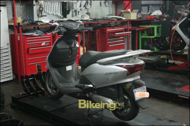 [바이킹넷 군자] HONDA 혼다 SCR 110 타이어 교환 : 네이버 블로그