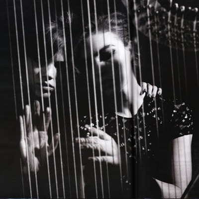 Freja Beha Erichsen 프레야 베하 에릭센 & Arizona Muse 아리조나 뮤즈 by Karl Lagerfeld ...