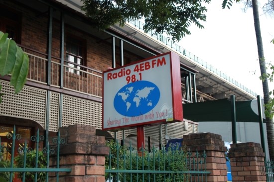 브리즈번의 유일한 한인 라디오 방송국 4EB FM 98.1 : 네이버 블로그