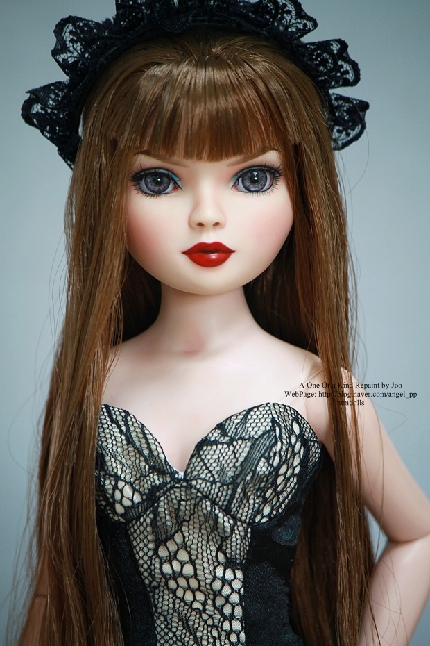 OOAK Tonner Ellowyne "Going in Circles" Repaint with Glass Eyes by Joo ...