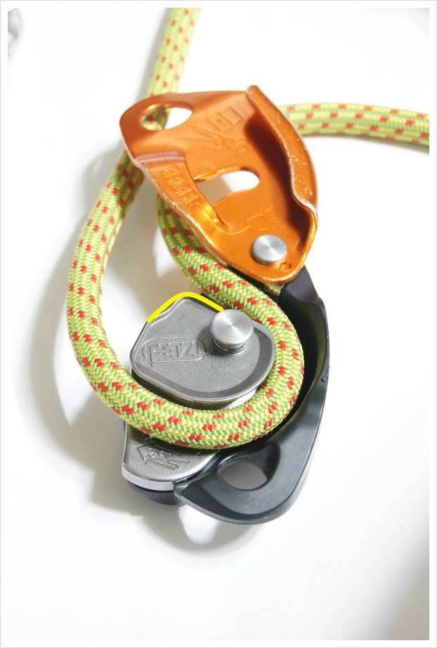 [확보장비] 페츨 그리그리 2(Petzl Grigri 2) 사용법 : 네이버 블로그