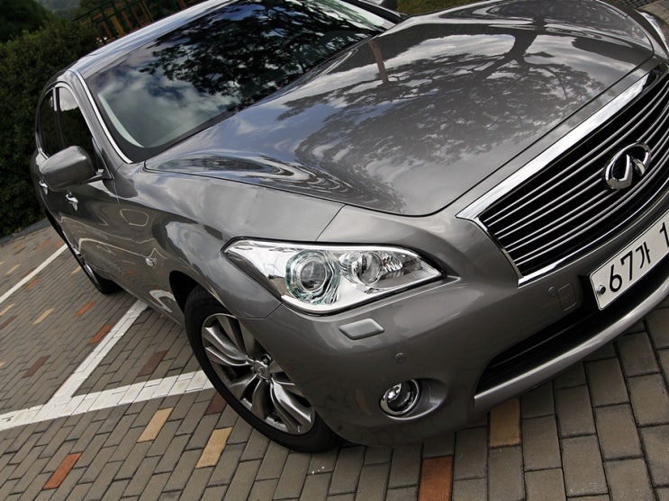 인피니티 세단 최초의 디젤 M30d 시승기 1편 - 외관편 : 네이버 블로그