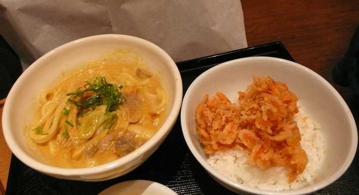 일본 도쿄 Tokyo 오모테산도 Omotesando 스파이럴 Spiral Building 빌딩 옆 맛좋은 커리우동 Curry ...