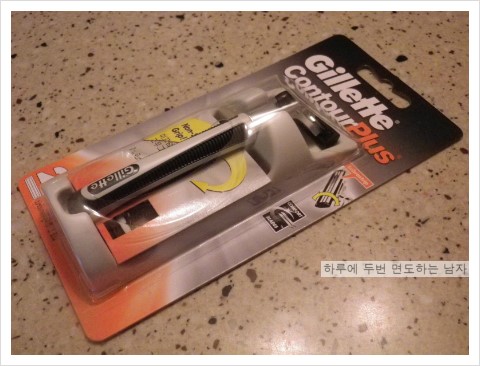 [2중날 면도기 투어] 제3탄. 질레트 콘투어 플러스 면도기 (Gillette Contour Plus Razor) 리뷰 by ...
