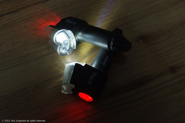 Tacx 루모스 핸들바엔드 라이트(Lumos Handlebar end Led Light Set) : 네이버 블로그