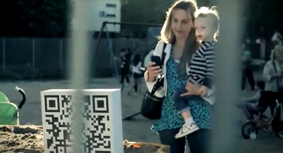 [해외공익광고] QR코드를 이용해서 실종아동을 찾는 스마트한 공익광고캠페인 - Missing Children(/아르헨티나 ...