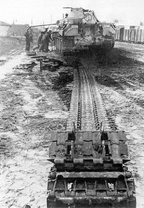 판터 전차의 트랙 교체[German Panther Tank Track repair] : 네이버 블로그