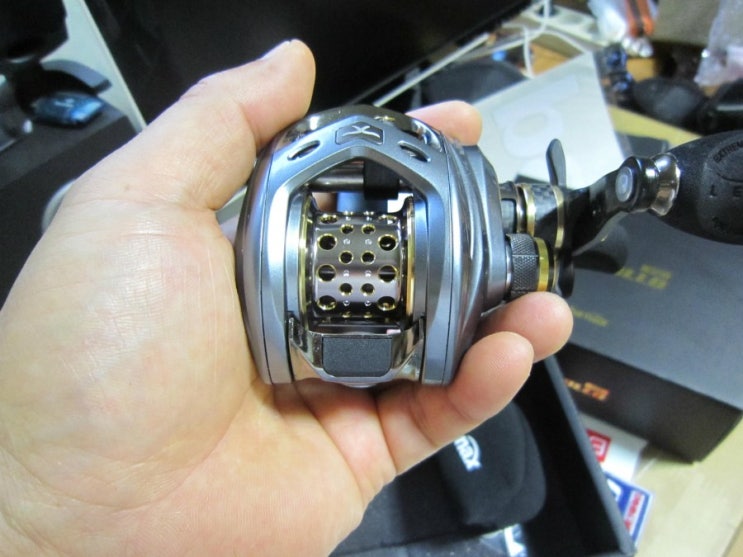 바낙스 아폴로 MG 베이트 릴 개봉기(Apollo MG) : 네이버 블로그