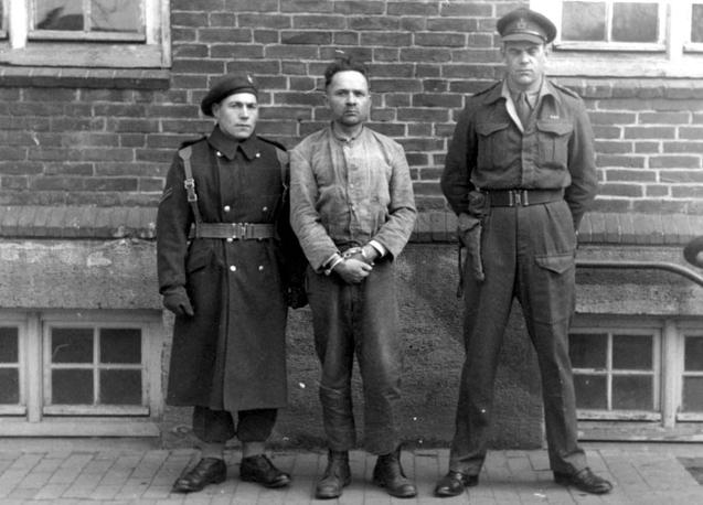 아우슈비츠 수용소에서 목 매달린 아우슈비츠 수용소 소장 루돌프 회스[Auschwitz Concentration camp ...