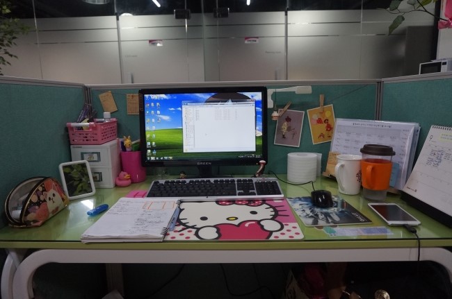 사무실 책상꾸미기! : 네이버 블로그