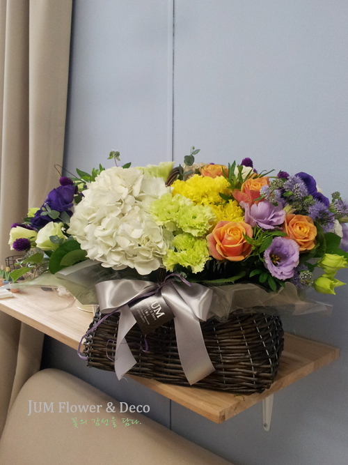 꽃주다꽃화분and꽃바구니 정희 님 영전축하용 동양란철골소심pt 001and수국꽃바구니df 011부산플라워샵부산