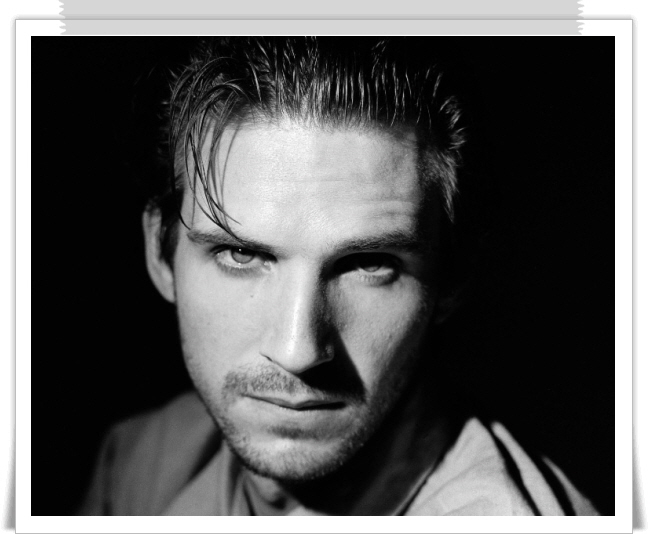 랄프 파인즈 꽃중년 : 네이버 블로그