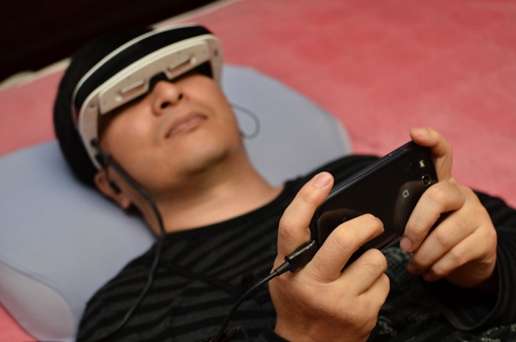 PS4 와 풀HD HMD(헤드마운트 디스플레이)가 만나면? 와우~ : 네이버 블로그