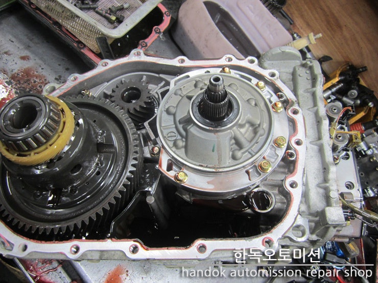 스포티지오토미션파킹에서 움직이는 고장현상 파킹로드파손기어박스파손으로 파킹에서 앞으로 굴러간다 오토미션고장원인증상