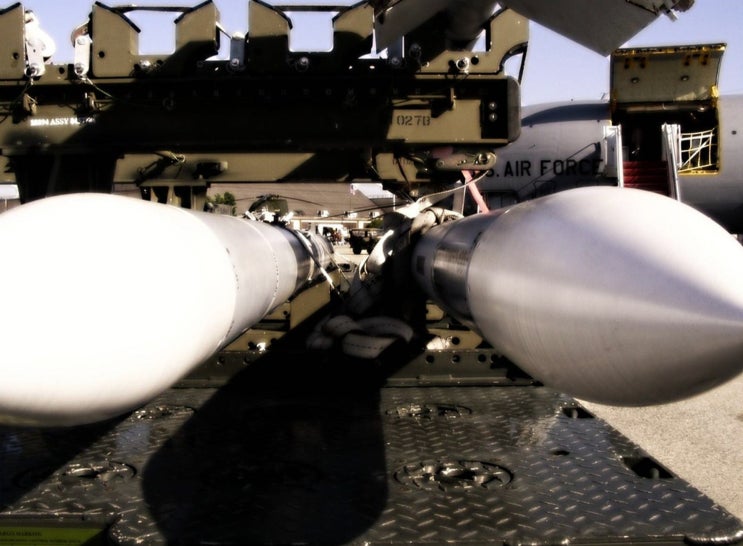 AIM-120 AMRAAM air-to-air missile (AIM-120 암람 공대공 미사일) : USA : 네이버 블로그