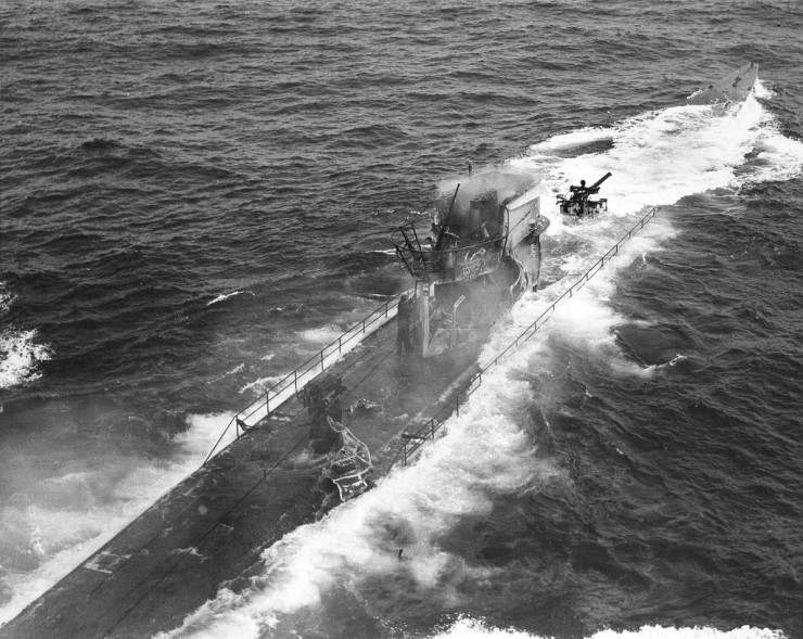 폭뢰 공격에 의한 유보트의 손상[WW2 German U-Boat Submarine Damage after being ...