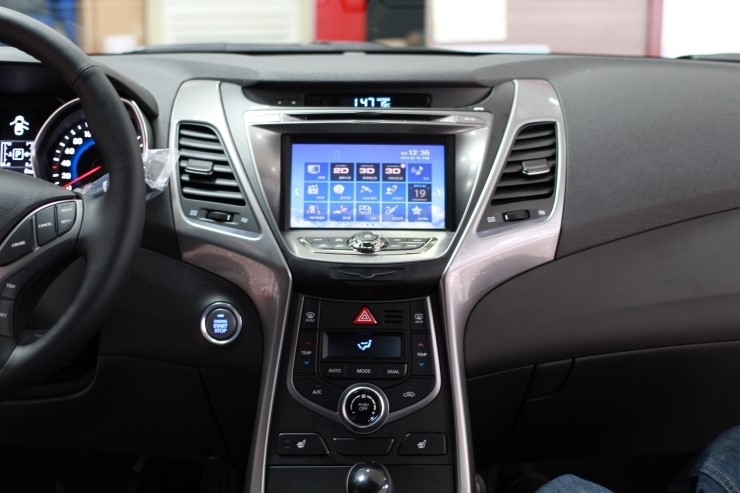 [2014 더뉴아반떼 네비매립] 동대문에서 오신 송세영님 파인드라이브 IQ 3D 5000블랙 7인치 오디오연동 매립 BF300 : 네이버 블로그