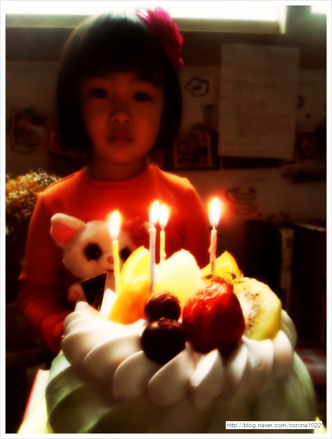 유아생일케익유아생일선물인형추천 울산케익맛집성남동 빠삐용베이커리지후의 네번째생일케익과일생크림케익지후의 생일선물은 유후와