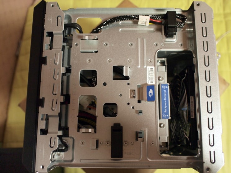 HP gen8 Microserver의 옥탑방에 SSD를 깔끔하게 달아주자 : 네이버 블로그