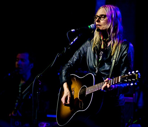 [팝][비오는날][우울한날]Aimee Mann-Save Me 듣기/재생/뮤비/가사/가사해석 : 네이버 블로그