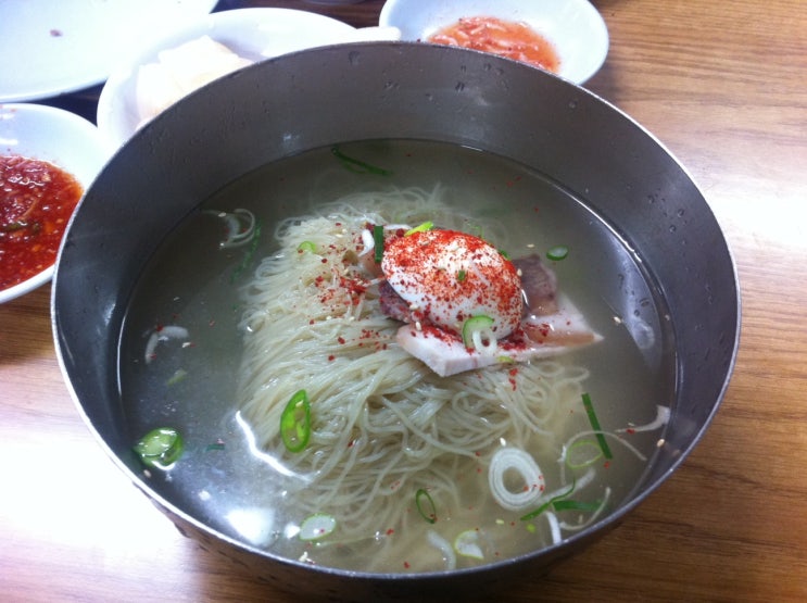 내가 평양냉면을 어렸을때 부터 먹었다면 함흥 냉면은 먹지 안았을 텐데.. : 네이버 블로그