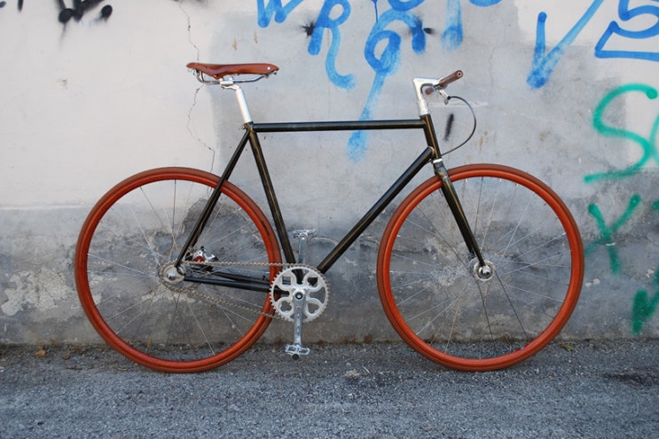디테일이 좋은 자전거 custom builds fixed-gear bike with ghisallo wood wheels ...