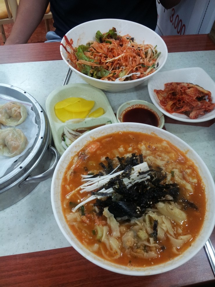 [해운대/해운대시장]칼칼한 칼국수와 손만두가 만나다 "노홍만두 칼국수" : 네이버 블로그