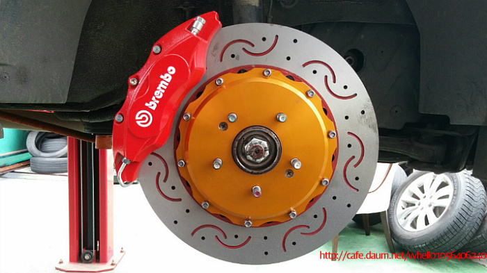 쏘렌토R 4P브레이크+쏘렌토R 18인치 경량휠+TST 355mm 초경량 4P브레이크킷+TYPE-R 단조경량휠+대만산 락너트+부산경남브레이크튜닝+부산경남휠+부산경남타이어+부산 ...