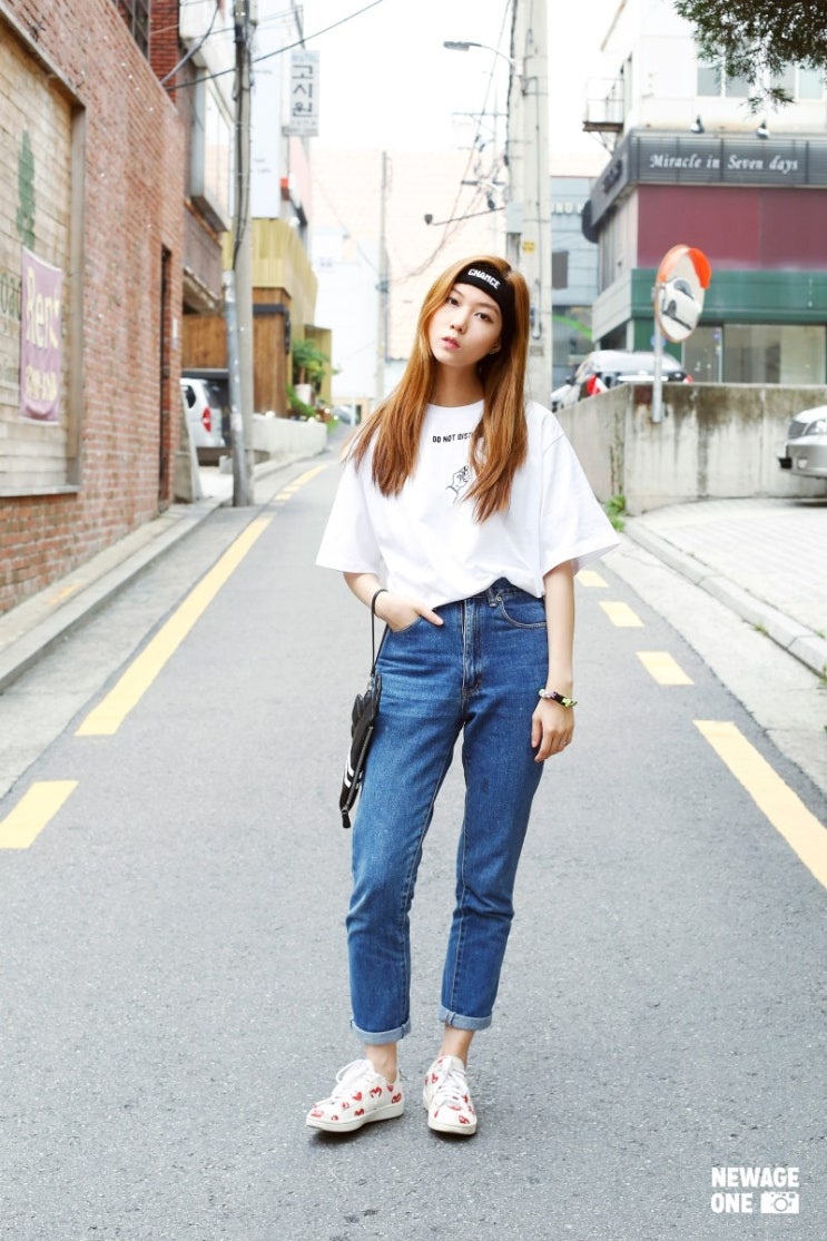Newage One 데일리룩 패션블로그챈스챈스 헤어밴드반팔티 추천챈스챈스 반팔티참스 니모월렛 네이버 블로그