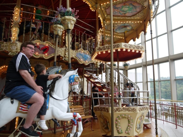 2층 회전목마가 타러가자 @ Freehold Raceway Mall : 아기와 함께 갈만한 곳(중부뉴저지) : 네이버 블로그