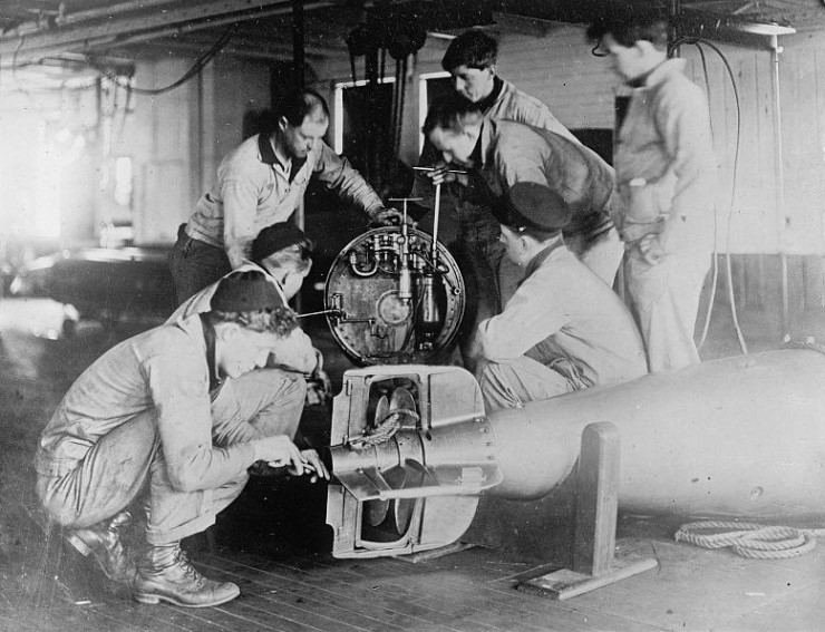 미 해군 PT 어뢰정의 블리스 래빗 마크 8형 어뢰[WW2 US Navy PT Boat 21inch Bliss-Leavitt ...