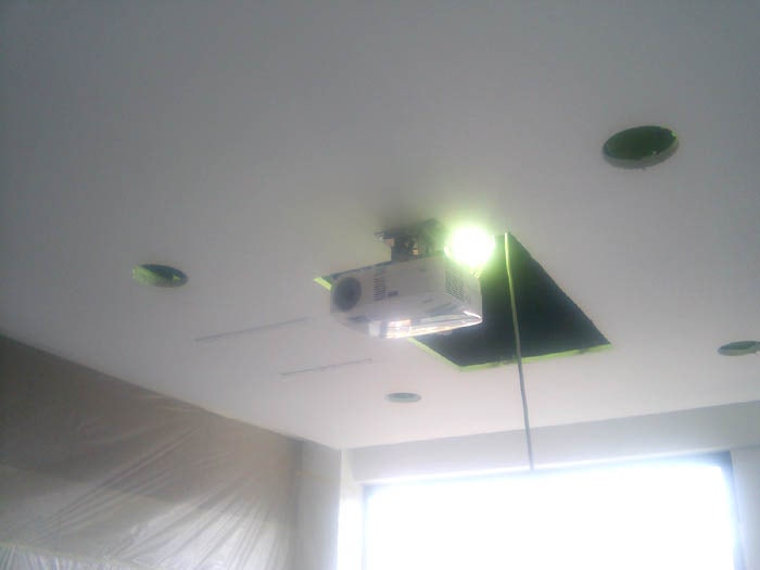 [NEC프로젝터/회의용프로젝터/사무용프로젝터] 대방동 회의실 NEC VT695 + 100인치 전동매립스크린 설치기 [NEC ...