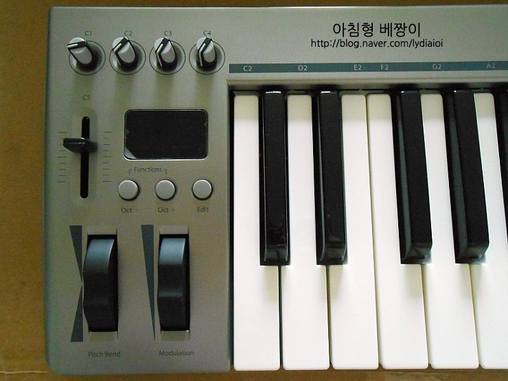 Acorn Masterkey 25, USB 마스터 키보드 : 네이버 블로그