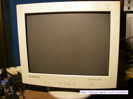 [판매완료]PN17KT 삼성전자 샘트론 중고CRT 17인치 평면모니터 중고 SAMSUNG SAMTRON 77DFX CRT ...