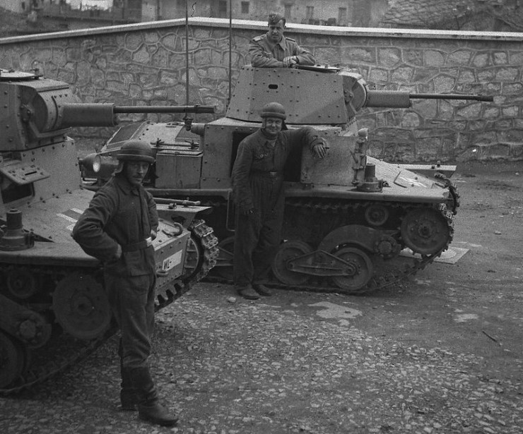 이탈리아 전차병의 번데기 스타일 M35 헬맷[WW2 Italian Tank Crew Pupa Style M35 Helmet ...