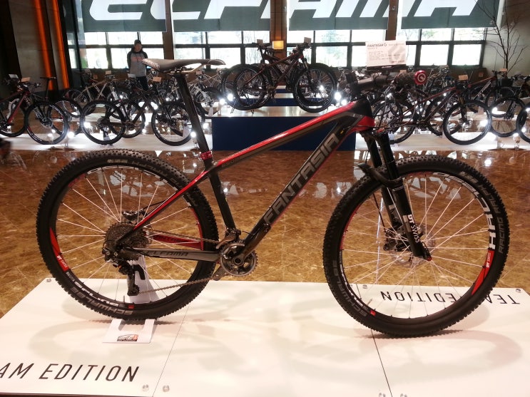 대전 자전거 스토리 - 15년 엘파마 MTB 라인업 사진 공개 : 카본 MTB 판타지아 S7 S600/S700/S800/S900, 판타지아 N2 F700/F80/F850 ...
