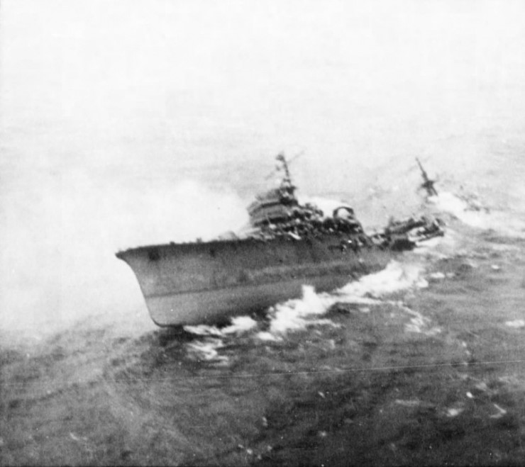 태평양전쟁 말기 일본 경순양함 카시이의 침몰[Pacific War Late Japanese Navy Light cruiser ...