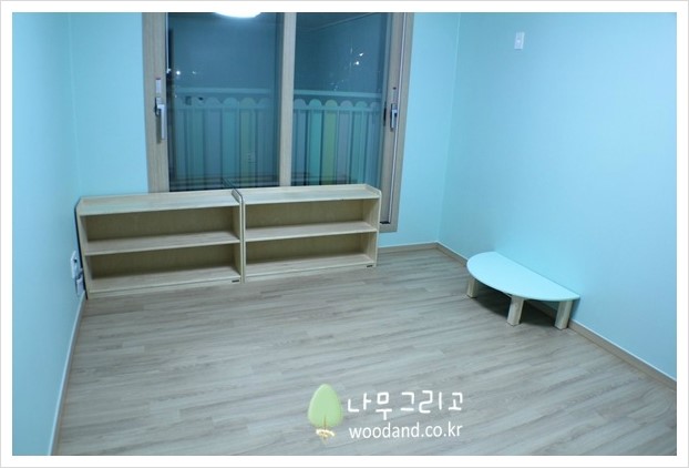 어린이집교구장2단교구장원목교구장나무교구장예쁜교구장책꽂이책상책장어린이집가구사물함이불장옷걸이장유아가구유치원