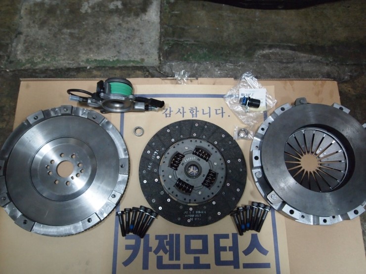 F1미션클러치전문 카젠모터스 애스턴마틴 뱅퀴시 F1미션 클러치 구성품 셋 교환 미션 오버홀 및 미션오일 누유 가스켓 씰링