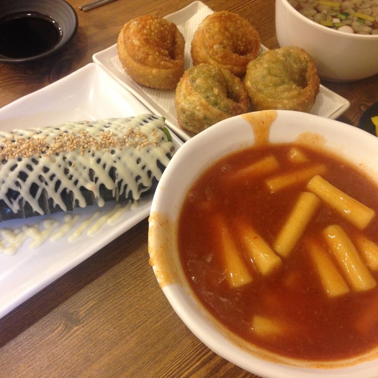 홍대 맛집 안먹어 봤음 말을 말라 리얼 미스테리 홍대 마늘 떡볶이 And 김밥 네이버 블로그