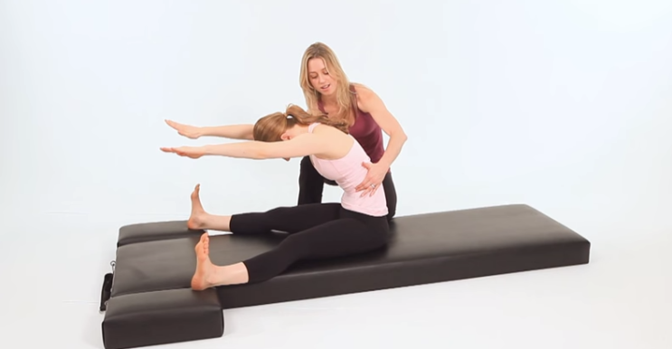 필라테스- 11.척추교정운동 (Spine strech forward) 스파인 스트레치 포워드:척추교정 : 네이버 블로그