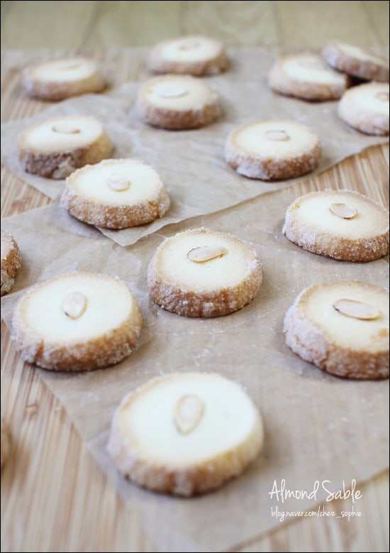 고소하고 부드러운 프랑스 쿠키 '아몬드 사브레 (Almond Sable)' 만드는 법 : 네이버 블로그